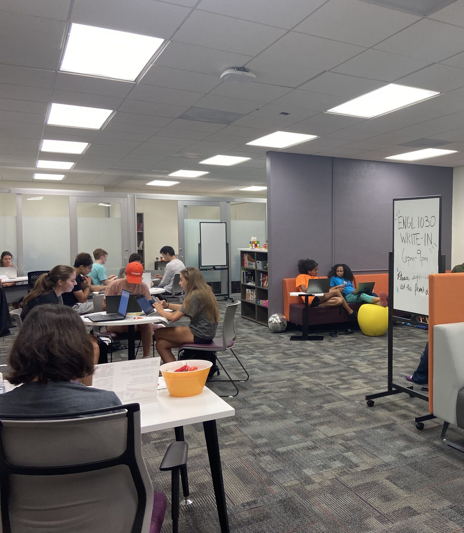 Writing Lab opens in Cooper Library – Clemson Libraries